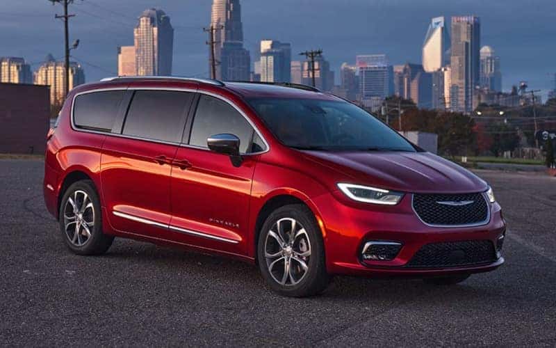 Chrysler Pacifica: Top Road-Trip Vehicle Near Hartford, WI at Russ ...
